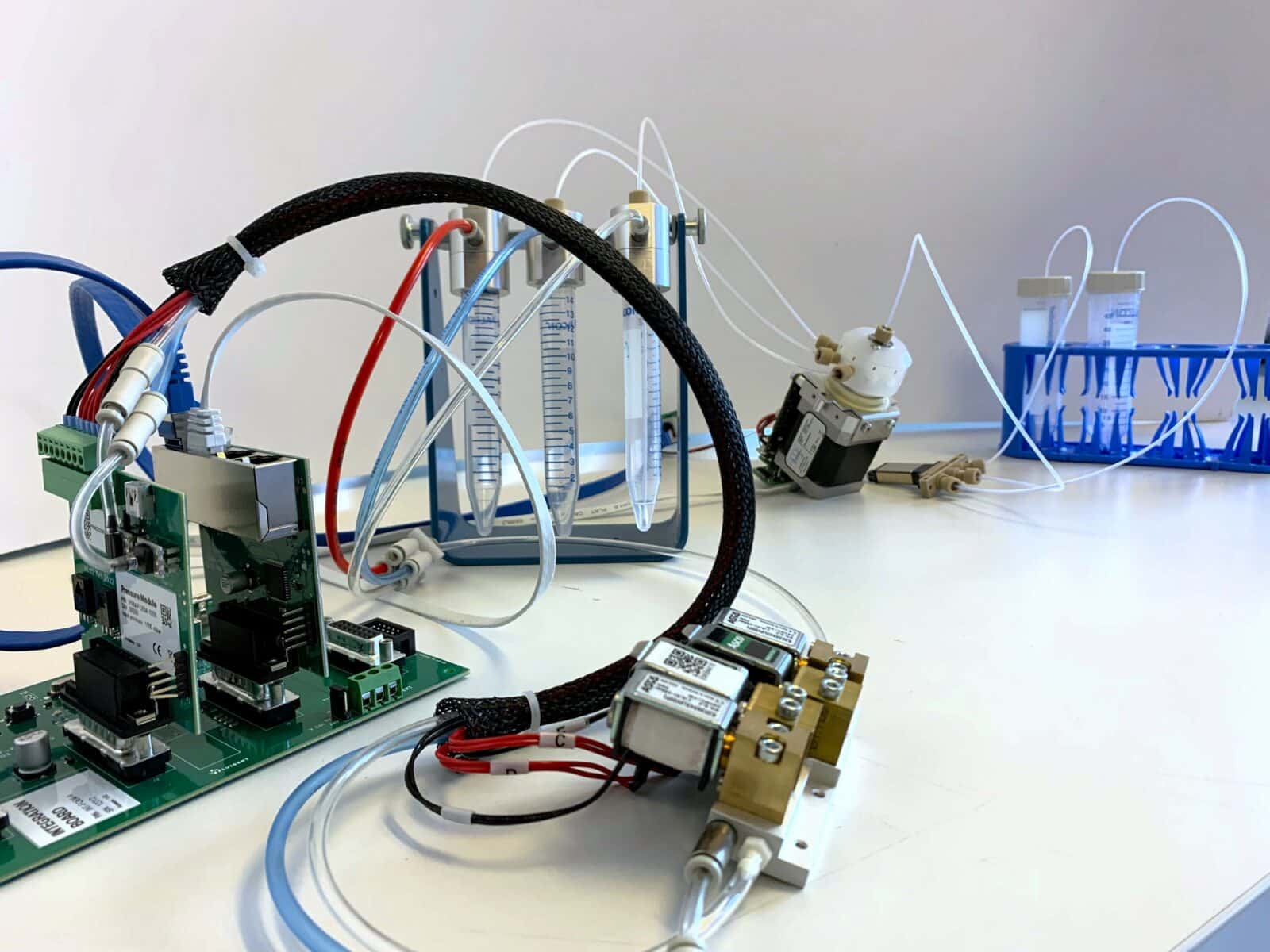 Smart Microfluidics Fluid Handling Partner - Fluigent